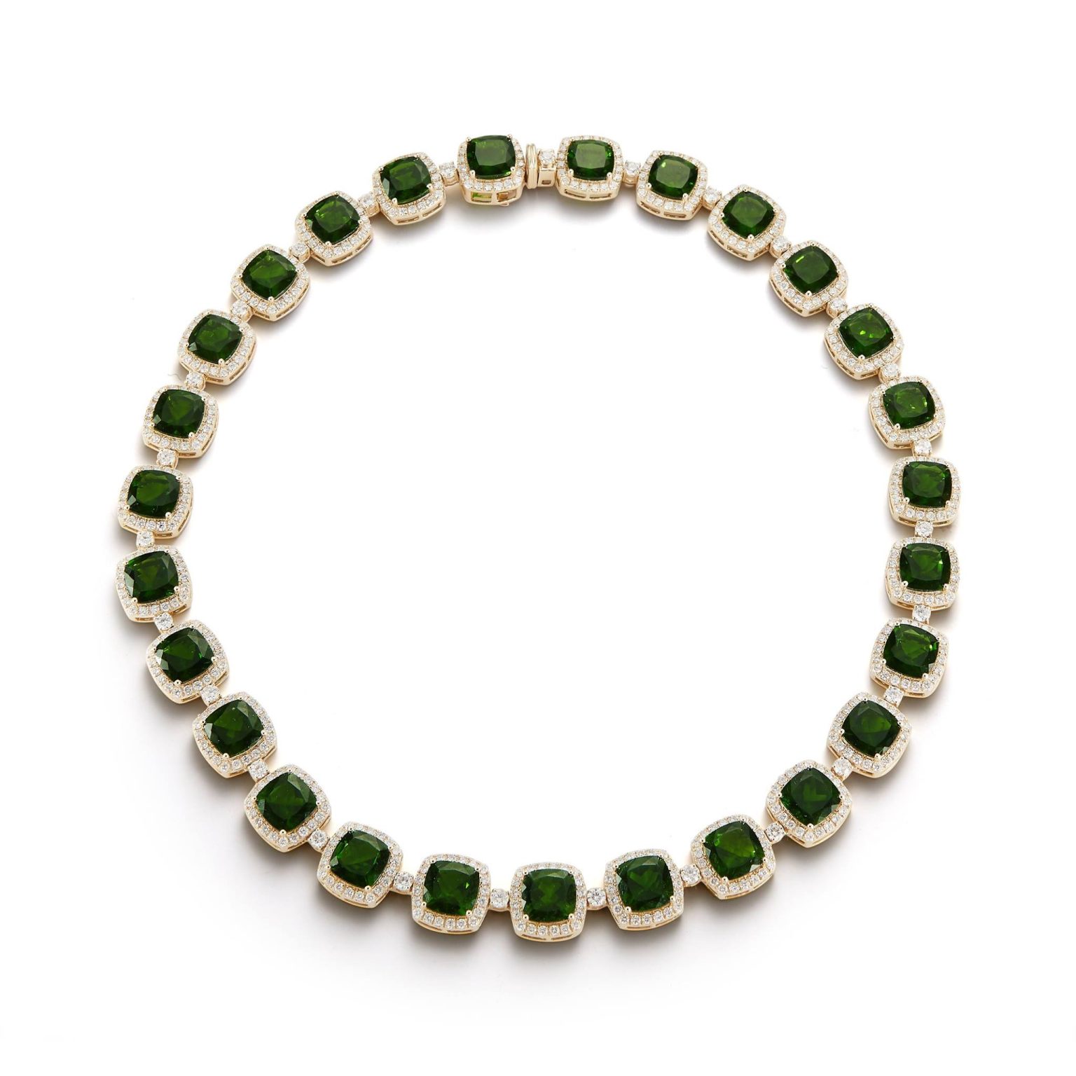 Famous Cruise Brand Royal Jewelry Brings Their Signature Gemstone ...